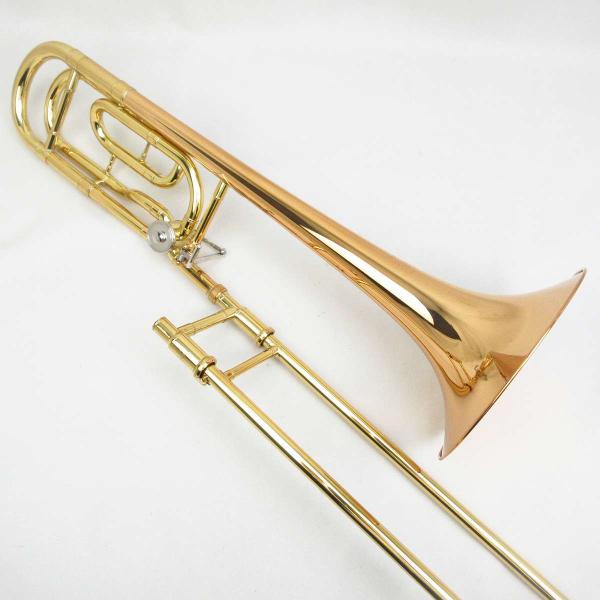 ヤマハ トロンボーン YSL-823Gゴールドブラスベル、ゴールドラッカー仕上げ、太管のカスタムテナーバストロンボーン。日本を代表する世界的トロンボーン奏者中川英二郎氏監修モデル。軽めの抵抗感と太く柔らかなサウンド、軽量化によるレスポンスの...