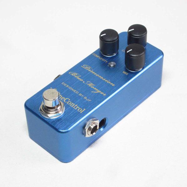 コーラスやフランジャーエフェクトのような、透き通った空間的広がりを持つ独自のモジュレーションエフェクトあまりにもエフェクト然としたサウンドではなく、楽器の音に寄り添いながら、透明で小さな渦が起こるようなサウンドはコーラスとフランジャーの中間...