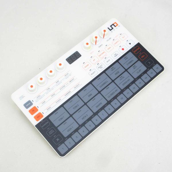 UNO Drumは、ファットで、パンチのあるアナログ・サウンドに、デジタルが得意なサウンド、機能を組み合わせた、アナログ + デジタルのハイブリッド仕様のドラム・マシンです。本物のアナログ音源6種によるコア・キット（2種類のキック、スネア、...