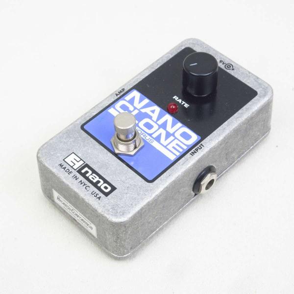 Nano シリーズ版の Small Clone。オリジナルの Small Clone は、カート・コバーンが愛用していたことで広く知られています。真のアナログ・コーラスだけが持つ、リッチでウォーム、立体的で澄み渡る音色は他の機種では得られま...