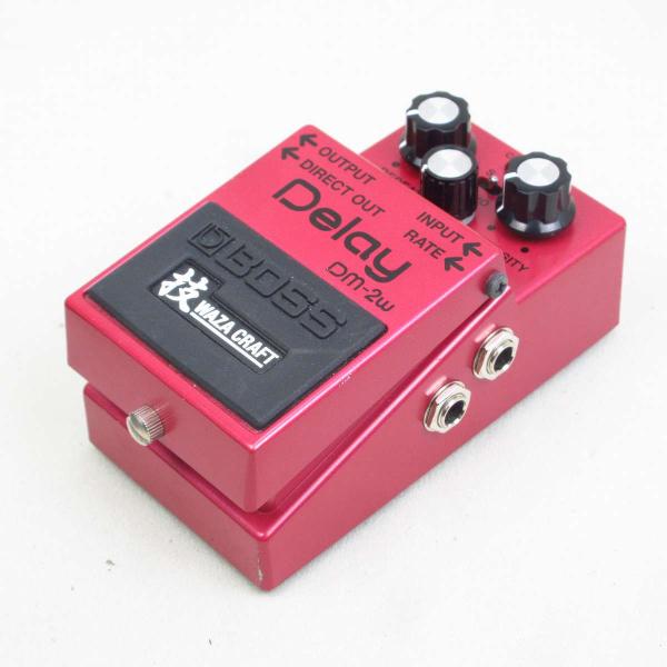 BOSSコンパクト・アナログ・ディレイの第一号機DM-2は、BBD（遅延素子）によって生み出されるアナログならではの温かいディレイ音により、1984年の生産完了以降も世界中のプレイヤーを魅了し続けています。そしていま、DM-2がBOSSエン...