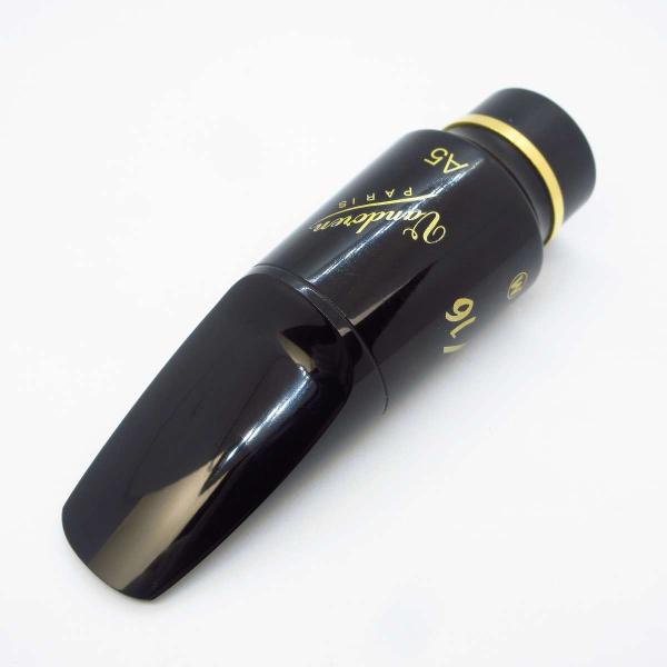 バンドーレン アルトサックス用マウスピース V16 A5Mコントロールしやすく、太くパワフルなサウンドです。使用に伴う擦り傷や変色が見られますが、大きなダメージはありません。※展示により、変色が見られる場合がございます。現状をご確認したい場...