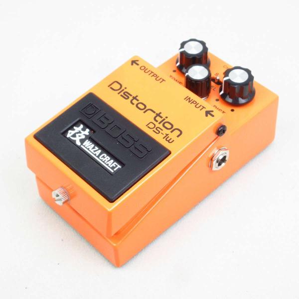 熟練のエンジニアが見つめ直したディストーションの原点、DS-1 DistortionDS-1 は、1978 年に BOSS 初のディストーションとして登場した 40 年以上の歴史をもつレジェンド・ペダルです。鋭い歪みと豊かなサステインは、ま...