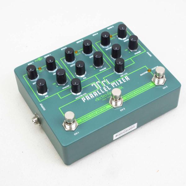 Tri Parallel Mixerはパワフルなエフェクトを創造するミキシング・ハブです。様々な構成を可能にするフレキシブルなコントロールを備えた3つのセパレート・エフェクトループを搭載しています。提供する機能のレベルを考えると驚くほどコン...