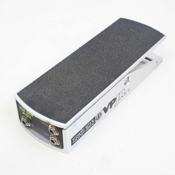 Volume Pedal Junior 25Kは、#6180と同じニューコンパクトデザインでフロアスペースを有効に活用できます。ペダルボディは今までのモデルと同様に強固なアルミニウムを採用。回転軸（シャフト）直径は約9mmのステンレススティ...
