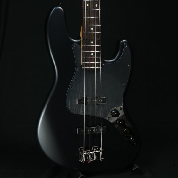 メタリック・サテン仕上げの日本製フェンダー2026年限定コレクション!Made in Japan Hybrid II 2026 Collection Jazz Bassは、ヴィンテージライクなルックスはそのままに、プレイヤーや音楽ジャンルを...