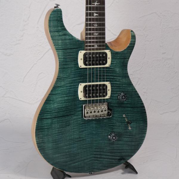 人気のブルーカラー！数多くのミュージシャンから愛用されているSE Custom 24は、マホガニー・バック、メイプル・トップのボディ、Wide Thinカーブのメイプル・ネック、ローズウッド指板、バード・インレイを合わせ、PRSデザインのト...