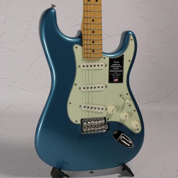 ヴィンテージの魅力とモダンなパフォーマンスが完璧に融合した『American Professional Classic』シリーズ！American Professional Classic Stratocasterは、ヴィンテージの魅力とモ...