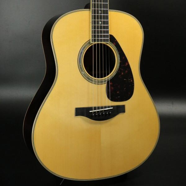 店頭展示処分！OUTLET特価！ヤマハ最高峰のアコースティックギターとして、世界に名を馳せるLシリーズ。発売から40年の歳月を経てもなお、名器として幾多のアーティストに愛用され続けている“L”の存在価値とは・・・ それは常に時代が求めるサウ...