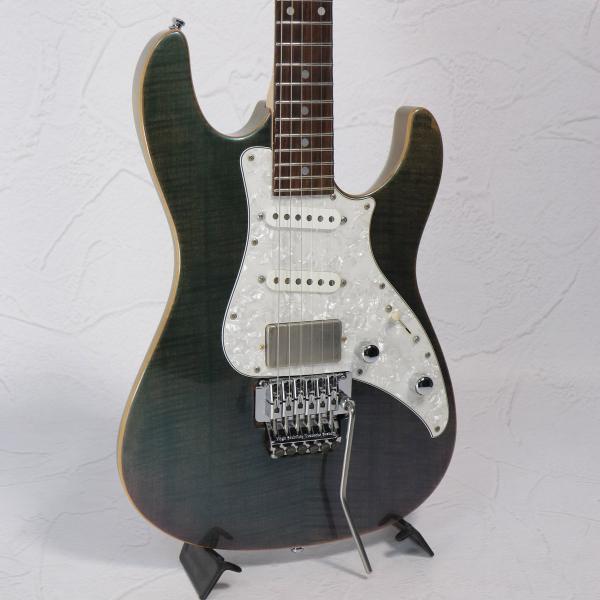 マジョーラカラーのVarita入荷!ボディシェイプは主力機種である『Soltar』。サウンドの要であるボディはアルダー3pcsで、ナチュラルバインディングの厚さでフィギュアドメイプルが貼ってあります。ネックはメイプルで、指板面はローズウッド...