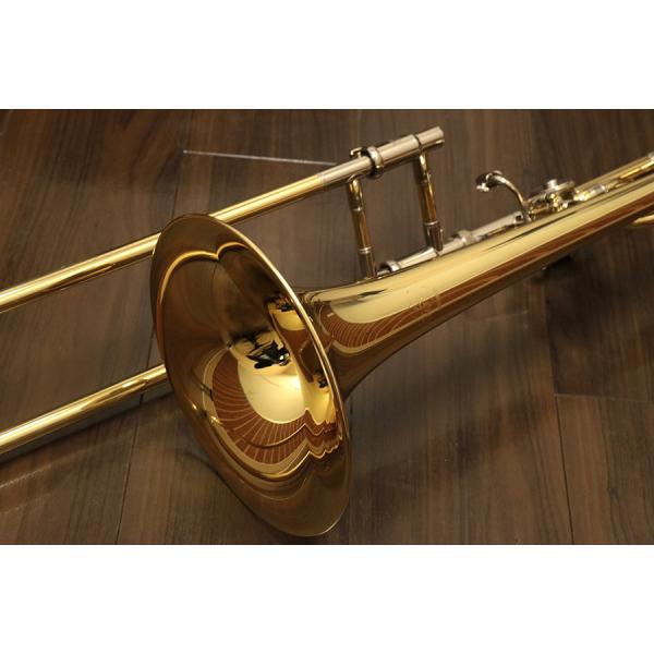■中古商品■機種：テナーバストロンボーン■メーカー：ヤマハ■モデル名：YSL-882O■シリアル：#715446■コンディション：全体的に使用キズ。チューニング管に凹み修正跡が見られます。スライドU字管に凹み修正跡、凹みが残ります。スライド...