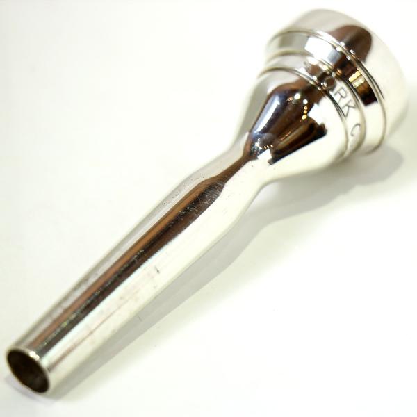 ■中古商品■メーカー：ストーク■品名：トランペット用マウスピース■モデル：5C-25D■コンディション：使用キズ、打痕が見られます■付属品：なし■商品ランク:B説明リム内径 16.00mm。銀メッキ仕上げ。※写真は光の加減によっては実際の色...