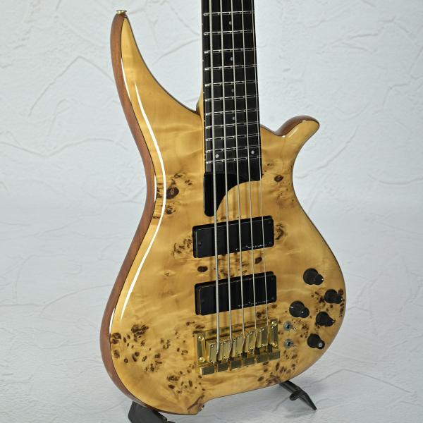 希少なトップ材を使用※画像に映っている商品が付属品含め全てとなります。※出荷前の最終チェック時に問題があった場合は別途ご案内致します。※トラスロッド・フレット残り・弦高などは弊社リペアセンターにてセットアップ・調整時でのセッティング数値でご...