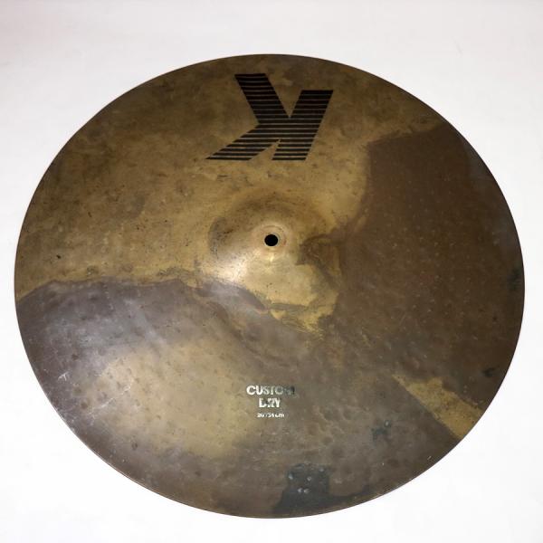 倍音を極限まで抑えたドライでファンキーなサウンド■K.ZILDJIANの20” CUSTOM DRY RIDE ライドシンバルです。生産完了後も根強い人気を誇る K Custom Dry Ride 20"です。立ち上がりが速く、倍音を極限ま...