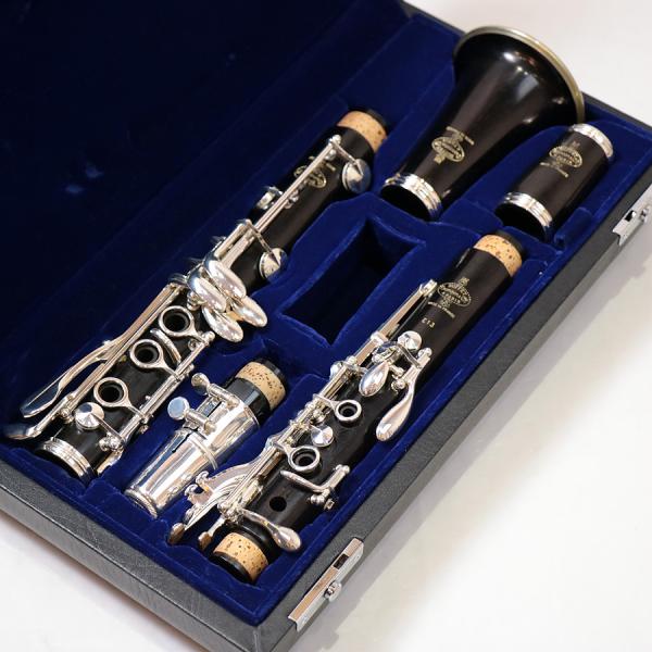 管体グラナディラ製■中古商品■機種:B♭クラリネット■メーカー:クランポン■モデル名:E-13 SP■シリアル:#K230607■コンディション:全体的に使用キズ、キィパーツに変色程度でコンディション良好です。■商品ランク:B+■メンテナン...