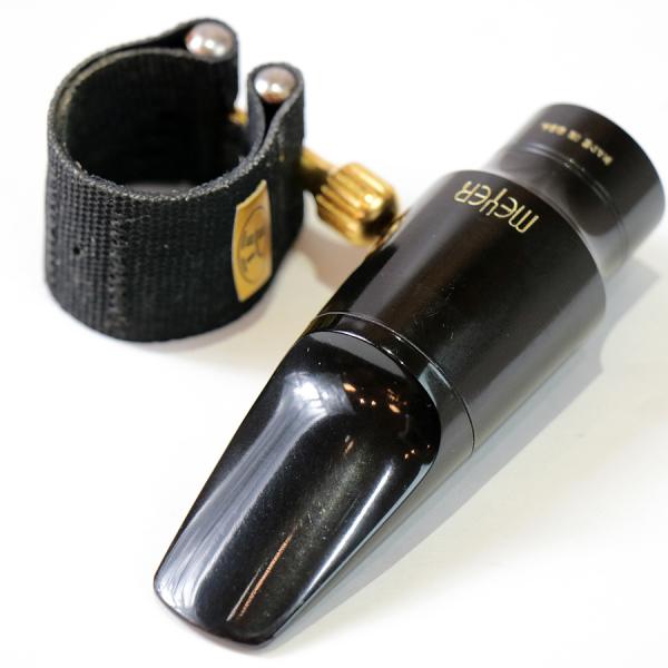 アルトサックス用マウスピース■中古商品■メーカー：メイヤー■品名：アルトサックス用マウスピース■モデル：5MM■コンディション：使用感が見られます■付属品：ROVNERリガチャー、キャップ■商品ランク:B+説明ジャズアルトで定番の5MM。ミ...