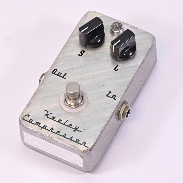低ノイズ設計のヴィンテージ系コンプ!KEELEY Compressor Vintage 2K は、初期ケーリーコンプの温かさと太さを受け継いだヴィンテージ系コンプレッサーです。ナチュラルなサスティンと滑らかなアタック処理により、クリーンはも...
