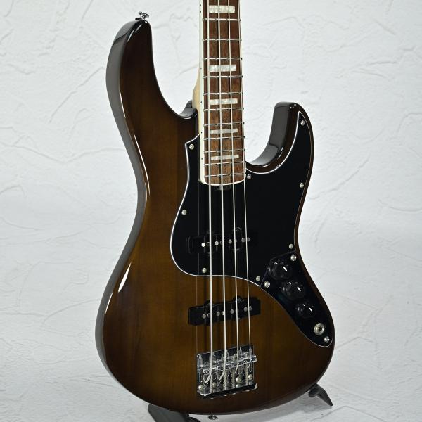 コスパとプレイアビリティに優れたJBタイプ！※画像に映っている商品が付属品含め全てとなります。※出荷前の最終チェック時に問題があった場合は別途ご案内致します。※トラスロッド・フレット残り・弦高などは弊社リペアセンターにてセットアップ・調整時...