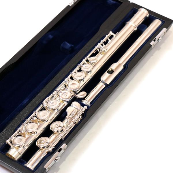 総銀製■中古商品■機種：総銀製フルート■メーカー：サンキョウ■モデル名：ARTIST P.A.NEL CC ■シリアル：79373■コンディション：全体的に細かな使用キズが見られます。タンポに使用感が見られますが、演奏に問題ないコンディショ...