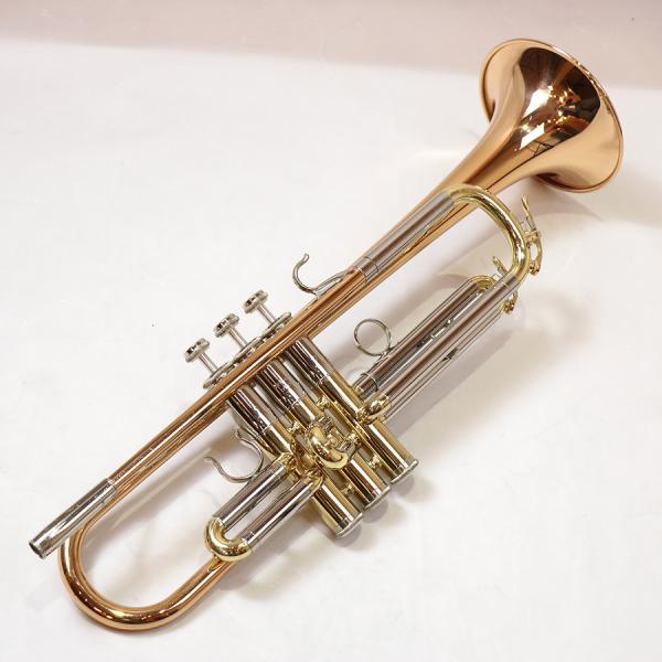 B♭トランペット■中古商品■機種:B♭トランペット■メーカー:ヤマハ■モデル名:YTR-632■シリアル:#07573■コンディション:全体的に使用キズ、ラッカー剥がれ痕からのサビの発生が見られます。ベル管、1番管、2番管、3番枝管に凹み修...