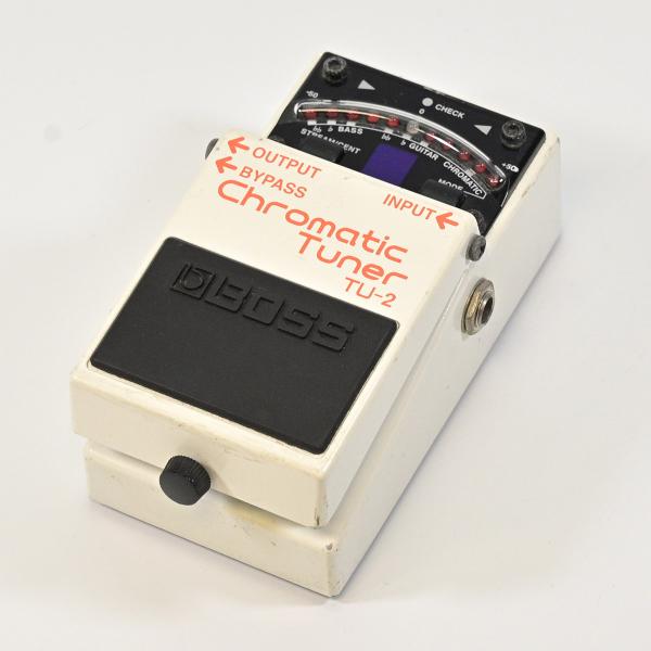 ボスの人気ペダルチューナー!BOSS TU-2 は、世界中のボードの定番となったペダル型クロマチックチューナーで、視認性の高い LED メーターと堅牢なメタル筐体が特徴です。クロマチック/ギター/ベースの各モードを備え、ステージ上でも即座に...