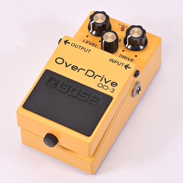 ボスの人気のオーバードライブ!!BOSS OD-3 は、クラシックなオーバードライブの温かさに現代的なレンジの広さを融合させたペダルで、太く伸びるローエンドと自然なコンプレッションが特徴です。ギター本来のニュアンスを残しながら、コードは立体...