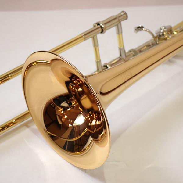 ゴールドブラスベル■中古商品■機種:テナーバストロンボーン■メーカー:ヤマハ■モデル名:YSL-882G■シリアル:#558575■コンディション:全体的に使用キズ。ベル管やスライドU字部に凹み修正痕が残ります。■商品ランク:B+■メンテナ...