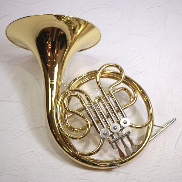 Fシングル管■中古商品■機種:フレンチホルン■メーカー:ヤマハ■モデル名:YHR-314II■シリアル:6067■コンディション:全体的に使用キズ、ラッカー剥がれ箇所からのサビの発生が目立ちます。ベル、マウスパイプに凹み修正痕が見られます。...