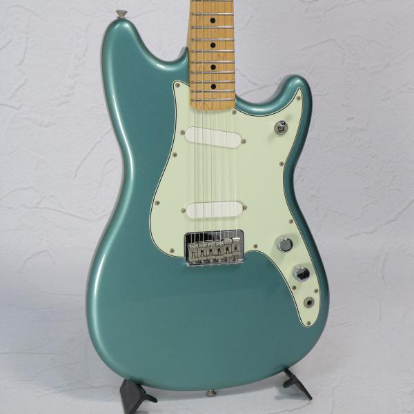 生まれ変わったデュオソニックが中古入荷!※画像に映っている商品が付属品含め全てとなります。※出荷前の最終チェック時に問題があった場合は別途ご案内致します。※トラスロッド・フレット残り・弦高などは弊社リペアセンターにてセットアップ・調整時での...