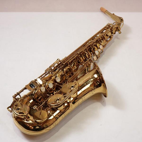 シリーズ3■中古商品■機種:アルトサックス■メーカー:セルマー■モデル名:AS serie3 Jubilee GL■シリアル:#732451■コンディション:全体的に良く使い込まれた印象で、使用キズやラッカー剥がれ箇所、接合箇所などからのサ...