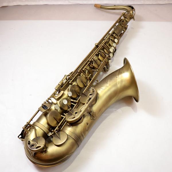 アンティークブラッシュドサテン仕上げ■中古商品■機種:テナーサックス■メーカー:セルマー■モデル名:REFERENCE 36 ABS■シリアル:#804197■コンディション:全体的に使用キズ、地金からのサビの発生、変色が目立ちます■商品ラ...