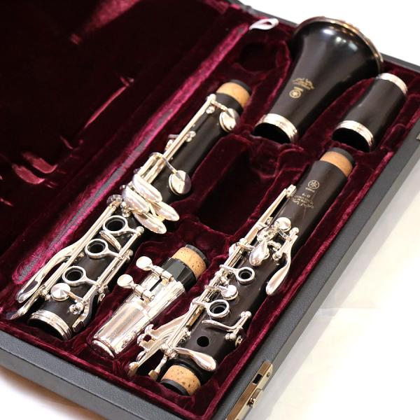 管体グラナディア製■中古商品■機種:B♭クラリネット■メーカー:ヤマハ■モデル名:YCL-650■シリアル:132306■コンディション:全体的に使用キズ、ロゴの薄れが見られますが大きなダメージはございません。全タンポ交換を含む全体調整済み...