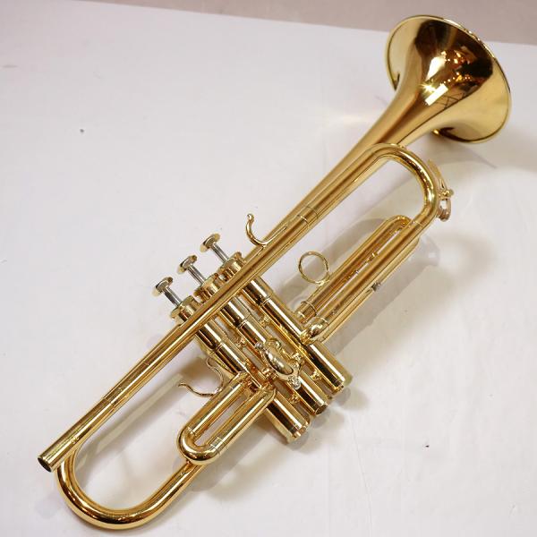 金メッキ仕上げ■中古商品■機種:B♭トランペット■メーカー:シルキー■モデル名:B5 GP■シリアル:#24534■コンディション:全体的によく使い込まれた印象で使用キズ、プツプツとした地金からのサビ、メッキ剥がれが見られますベルフレアから...