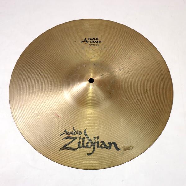 強く叩いても潰れにくいサウンドのクラッシュシンバル■A.Zildjianシリーズ Rock Crash 16” クラッシュシンバルです。明るくパワフルなアタックと、素早い立ち上がりが特徴的で、ロックやラウドなバンド演奏の中でも埋もれにくく存...