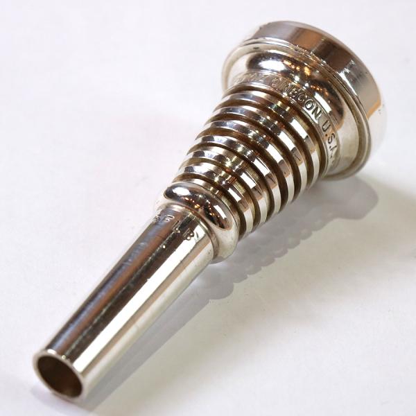 ■中古商品■メーカー:マーシンキウィッツ■品名:フリューゲルホルン用マウスピース■モデル:FLH MP CH 5FLB■コンディション:使用傷が見られます。■付属品:なし■商品ランク:B+説明フリューゲルホルン用マウスピース、リム内径17....