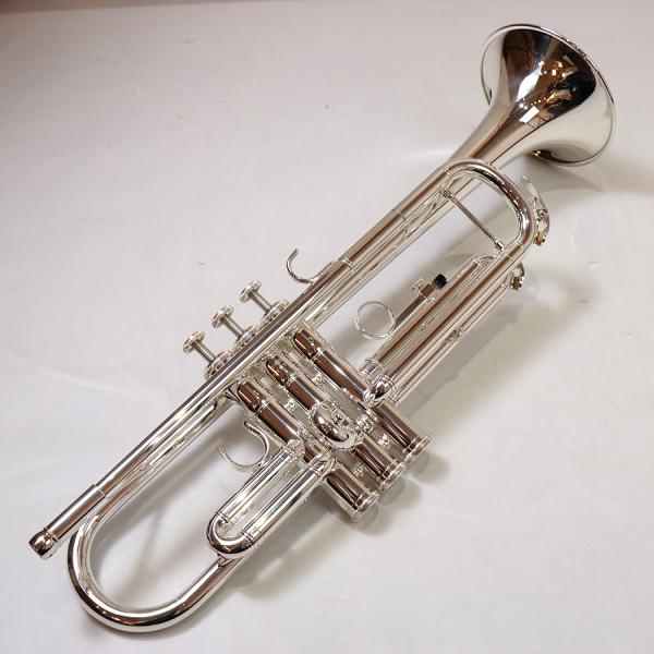 リーバスチューニング管■中古商品■機種:B♭トランペット■メーカー:ヤマハ■モデル名:YTR-3335S■シリアル:#C76734■コンディション:全体的に使用キズが見られます。ベル、ベルU字管手前、第2抜差管に凹み修正痕が残ります。■商品...