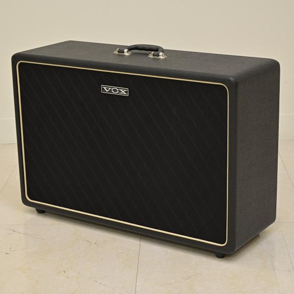 ミニヘッド用キャビネット!■ Celestion製12インチG12Hアニバーサリー・スピーカーを2基搭載した2x12キャビネット構成 ■ 最大入力60W RMS 16Ω仕様でヘッドアンプとの組み合わせに最適な拡張キャビネット設計 ■ Nig...