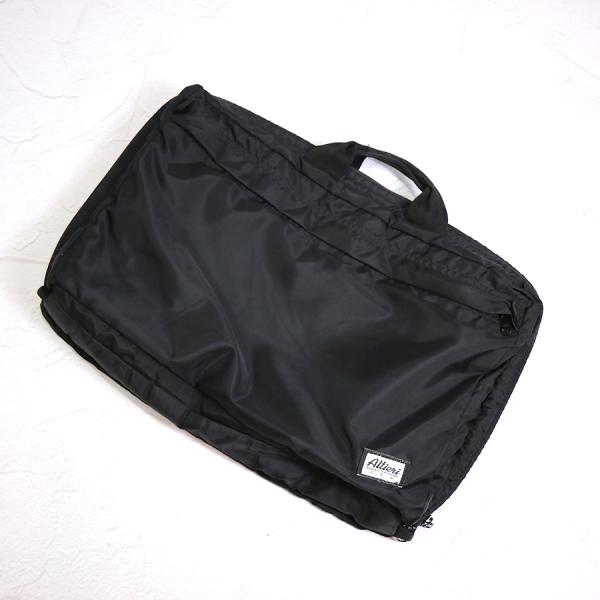 フルート用ケース■中古商品■メーカー:アルティエリ■品名:フルート用ケース■モデル:フルートバッグ■コンディション:全体的に使用感が見られます。■付属品:ショルダーストラップ■商品ランク:B+説明ALTIERIのフルート用ケース。H管でもC...