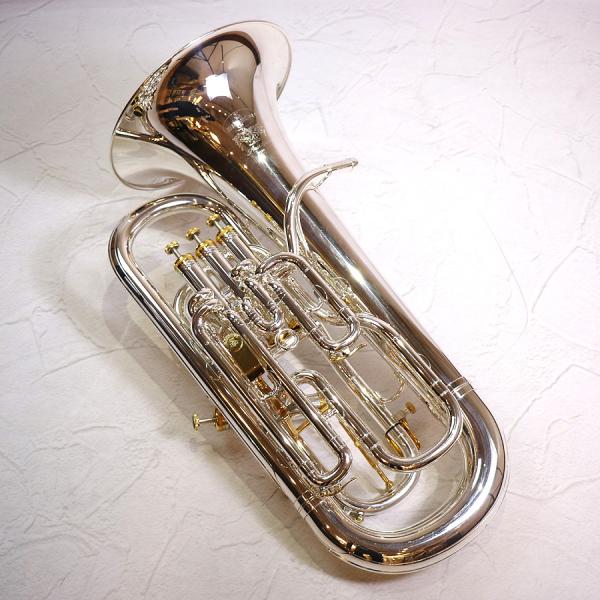 銀メッキ仕上げ■中古商品■機種:ユーフォニアム■メーカー:ベッソン■モデル名:BE2052-2■シリアル:12000193■コンディション:全体的に使用キズ、変色。ベルフレア、U字管、3番枝管に凹み修正痕が見られます。体に接する面にはやや傷...