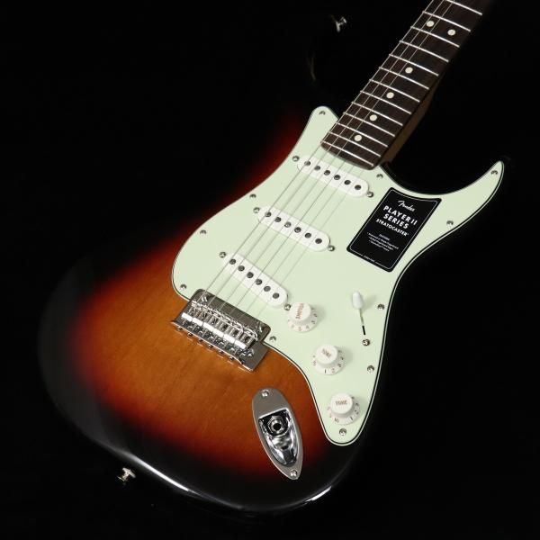 特別なプレイヤーII ストラトキャスターが入荷いたしました。ローストメイプルネックを採用しております。共鳴、安定性を高め、サテンウレタンフィニッシュは滑らかな弾き心地を約束します。また、『Custom Shop Fat '60s Strat...