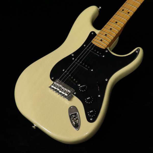 こちらの限定モデルはモダンなプレイアビリティとクラシックなトーンを兼ね備えたストラトキャスターです。美しいBlackguard Blondeフィニッシュのチェンバードアッシュボディと、驚くほど滑らかなメイプルの"V"ネックを採用しています。...