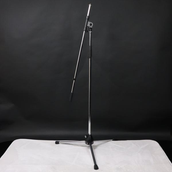 スタンダードタイプのブームスタンド。楽器からボーカルまで会場の演出や雰囲気に合わせて選べるブラックとクロームの2タイプがあります。多少の傷や汚れ等の使用感がありますが、通常使用問題ありません。■備考：その他・付属品は画像に写っているもののみ...