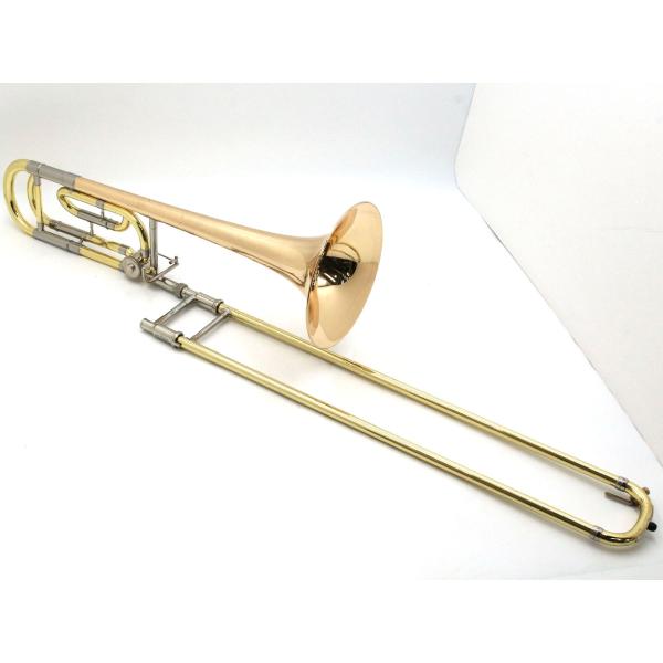 ヤマハ　トロンボーン　YSL-820Gシリアル番号002110　管体重量1650グラム（スライド568グラム）ゴールドブラスベル、ラッカー仕上げの1990年から1994年に作られたカスタムグレード太管テナーバストロンボーン。複数の凹み修正を...
