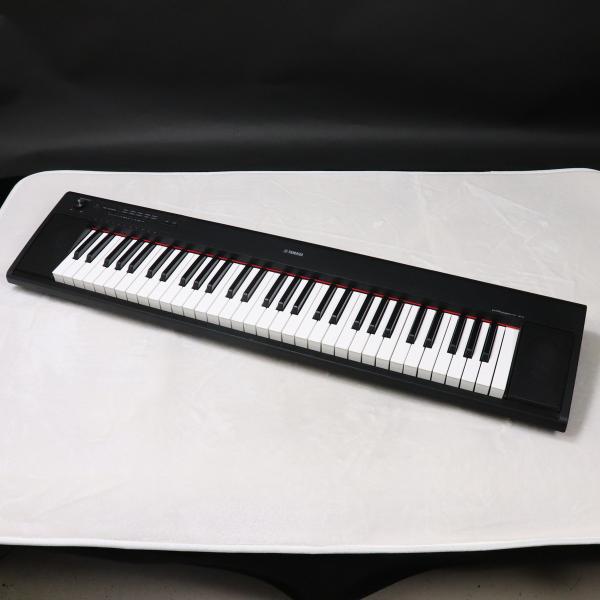 アコースティックピアノをイメージした電子キーボード。軽量でスリムなボディに、リアルなピアノ音とタッチ感に優れたボックス型鍵盤を搭載。piaggero（ピアジェーロ）は、シンプルでスタイリッシュなデザインに、ピアノ音色を中心とした高品位な音色...