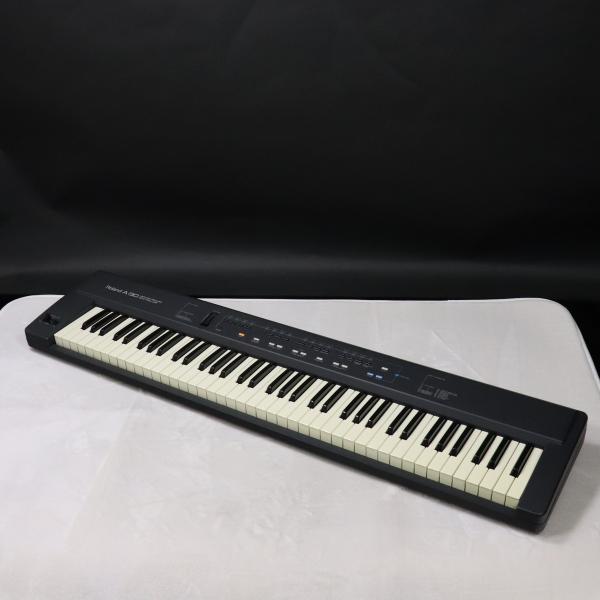 Roland A-30 MIDIキーボードコントローラー。76鍵フルサイズ鍵盤を搭載し、MIDI IN / OUT / THRU端子を装備。外部音源やDAW操作用のコントローラーとして使用可能なモデルです。多少の傷や汚れ等の使用感があります...