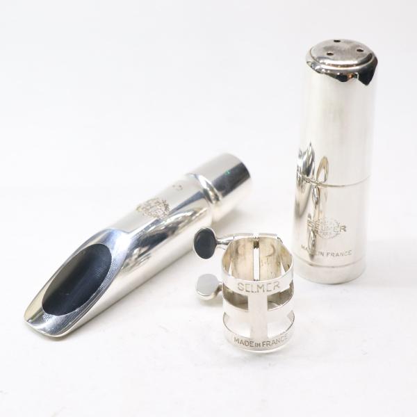 SELMER alto jazz metal CStar アルトサックス用マウスピースピュアでクリア、明るめで輪郭のはっきりしたサウンドが得られるため、ジャズの演奏に適しているほか、様々なジャンルで使用可能です。 ハードラバーからの移行もス...