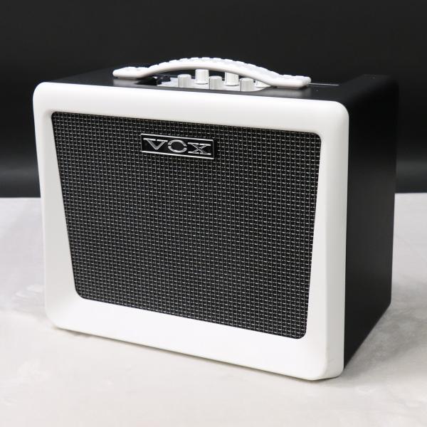 Nutube搭載、50W大出力のコンパクトな真空管ポータブル・キーボード・アンプ小型・軽量のVXシリーズ・アンプに、新真空管Nutubeを搭載した50Wのキーボード用モデルが新登場。高域までクリアなサウンドを出力するコアキシャル・スピーカー...