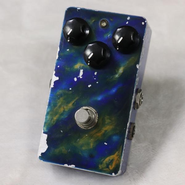 Leqtique「Caeruleum Lightdrive High Definition」が入荷！“Lightdrive”の名の通り、歪みすぎないナチュラルなゲイン感と、ハイファイで立体的なサウンドが魅力の一台です。ピッキングニュアンスや...