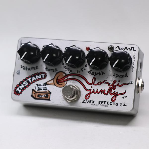 Vexter Seriesのペダルは、シルクスクリーンによるアートが施された、より手頃な価格のモデルです。Vexterの内部パーツは、ハンドペイント仕様のペダルとまったく同一のものが使用されています。このペダルは、Lo-Fi Loop Ju...