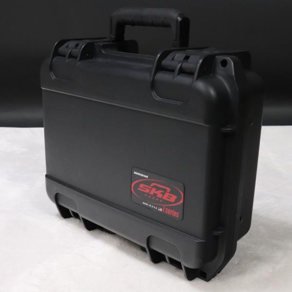 プロ仕様の防水ハードケース「iSeries」。精密機器や音響機材、映像機材などを安全に持ち運ぶために設計された、堅牢性重視のプロユースモデル。密閉ガスケット構造による防水・防塵設計に加え、耐衝撃・耐腐食・耐UVといった過酷な環境にも対応。内...